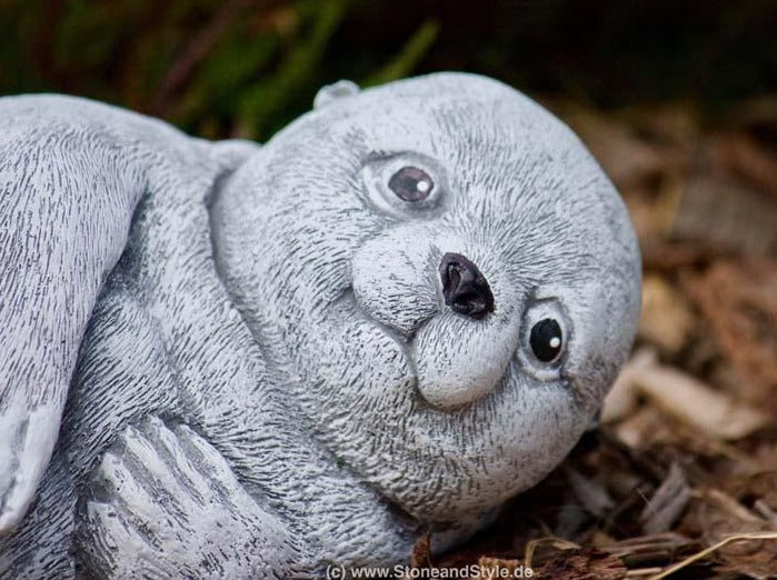 Steinfigur Robbe Flosse anliegend – Stone and Style